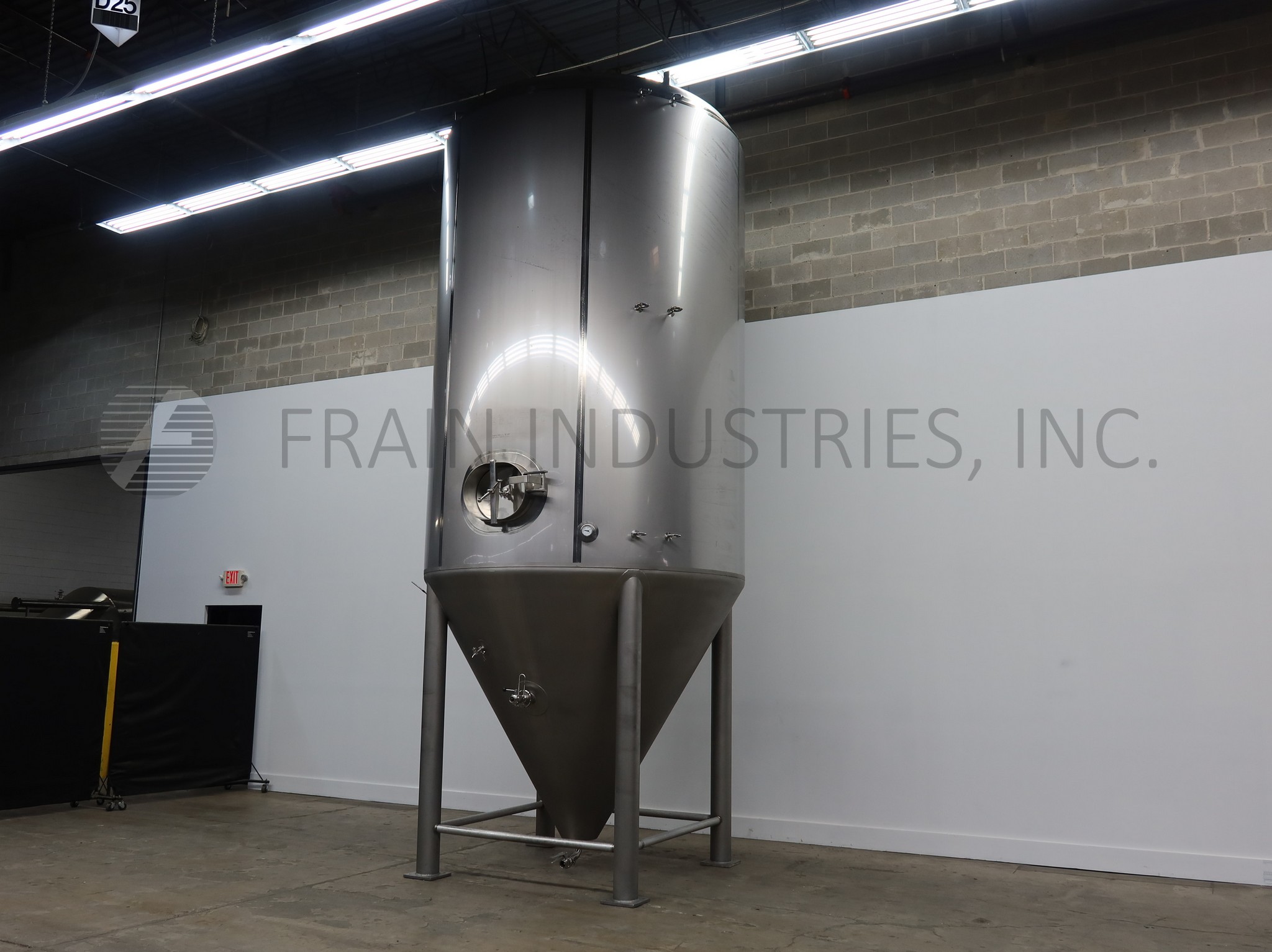 Mueller Tank SS JKT 5250 GAL for Sale 5J3191