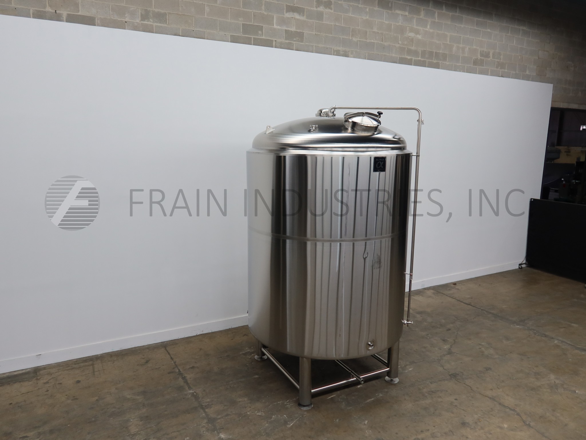Alpha Brewing Operations Tank SS JKT 2200 GAL for Sale 5J3980