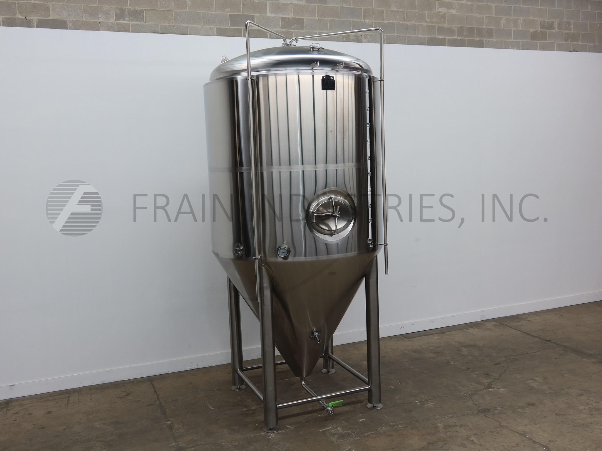 Alpha Brewing Operations Tank SS JKT 2300 GAL for Sale 5J3981