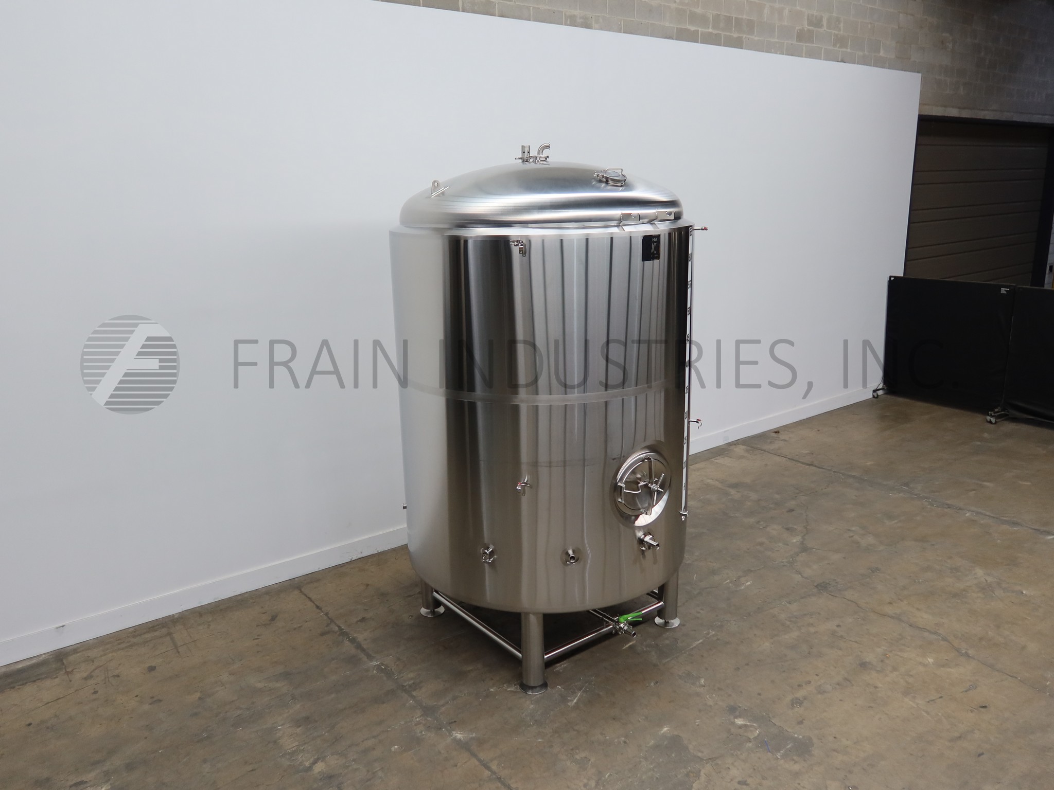 Alpha Brewing Operations Tank SS JKT 2200 GAL for Sale 5J3986